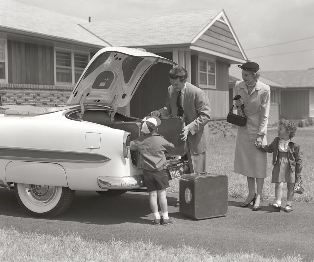 30 Old-School Vacation Photos Full of Retro Charm - Kate Knows