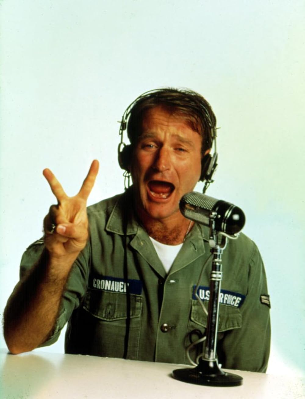 30 Robin Williams' Photos from His Early Days - Kate Knows