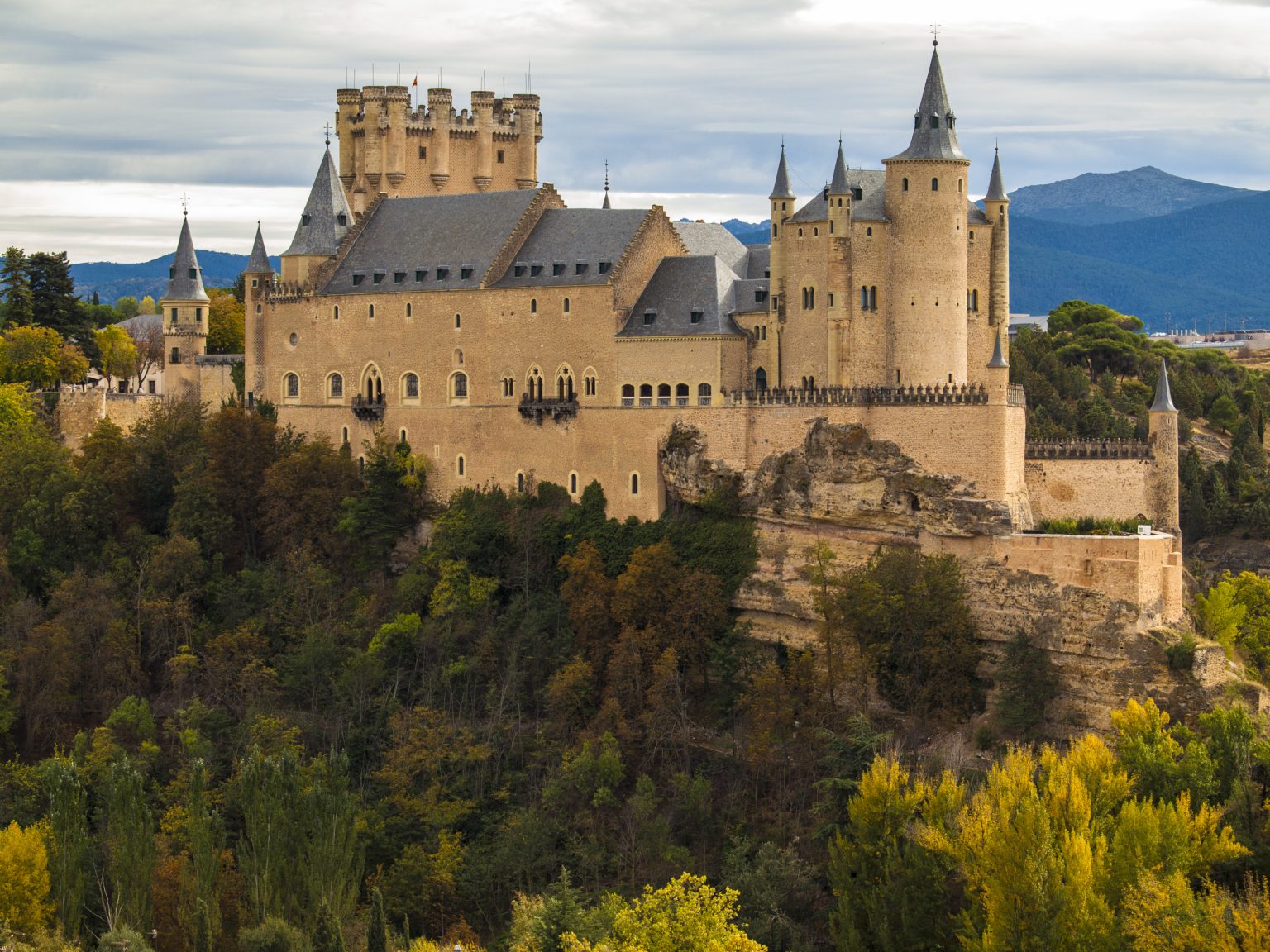 The most beautiful medieval castles to visit - Kate Knows