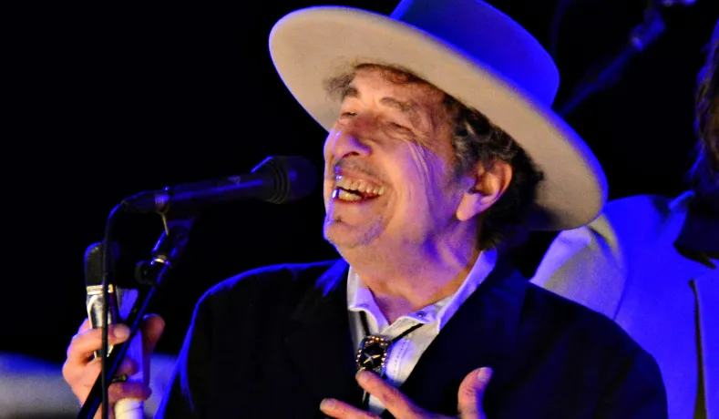 30 Legendary Musicians Over 80 Still Touring In 2025 - Kate Knows