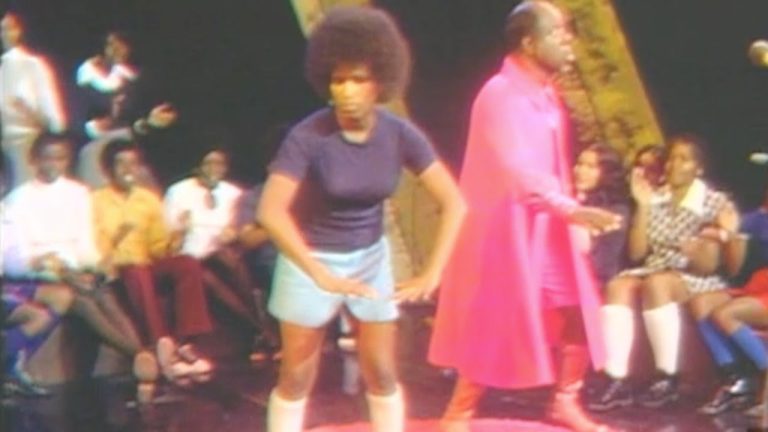 10 Dance moves everyone did in the ’70s - Kate Knows