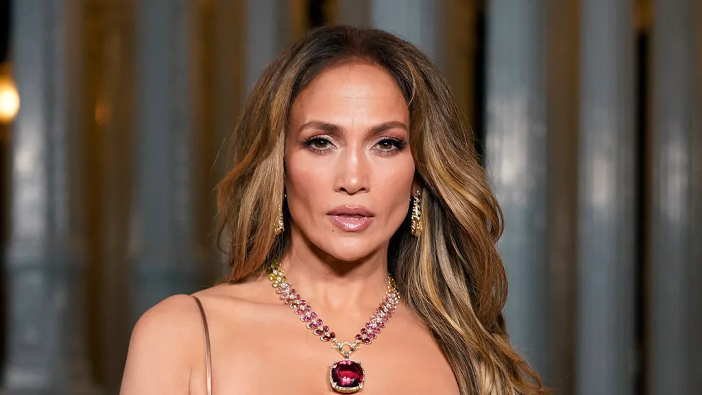 30 Bilingual Stars Who Speak Spanish Fluently - Kate Knows