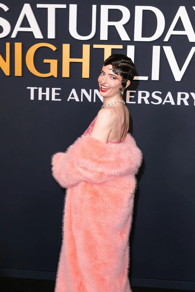 15 Most Laughable Red Carpet Glambots - Kate Knows
